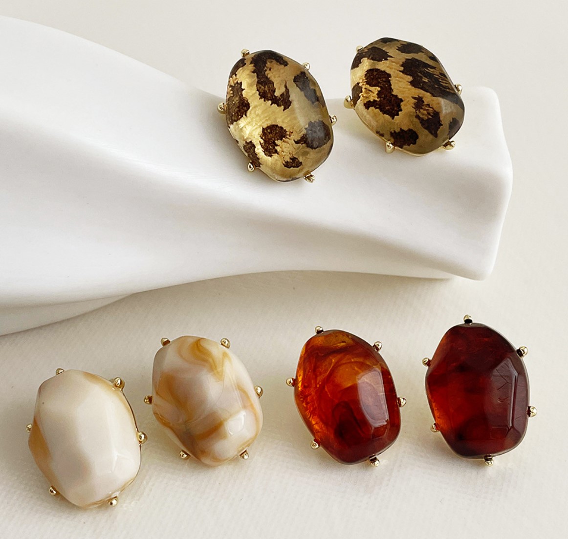 樹脂楕円ピアス｜イヤリング UP to YOU | 卸売・ 問屋・仕入れの専門サイト【NETSEA】