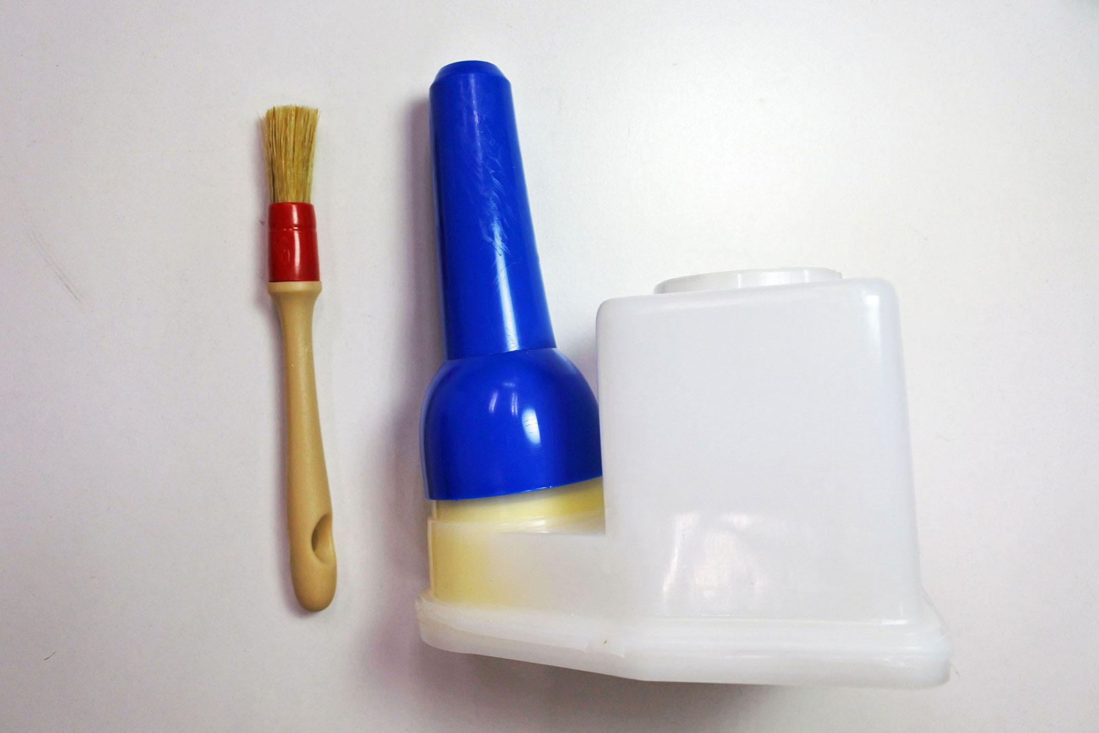 グルーコンテナ0.4L（ボンドボトル） | 卸売・ 問屋・仕入れの専門サイト【NETSEA】