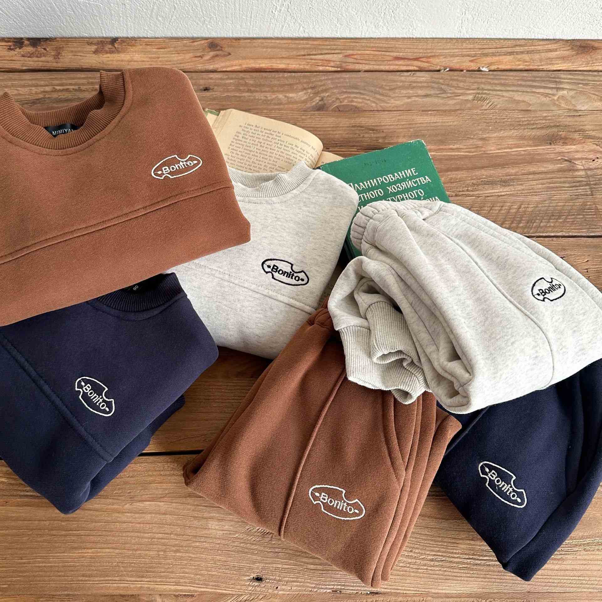 ★Boys＆Girls★ 子供トレーナー上下セット 90~140cm 起毛パーカー 男女兼用 韓国キッズファッション 株式会社 C2Jジャパン 問屋・仕入れ・卸・卸売の専門【仕入れならNETSEA】