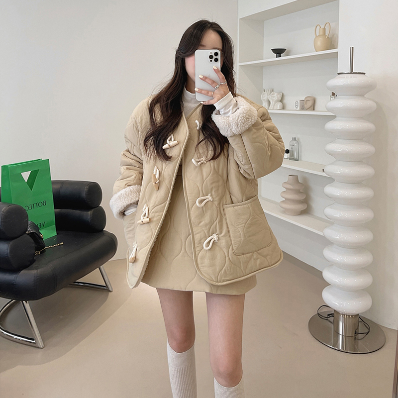 2024年新作 人気 韓国系 エレガント系 コート+サロペットスカート TASSA 問屋・仕入れ・卸・卸売の専門【仕入れならNETSEA】