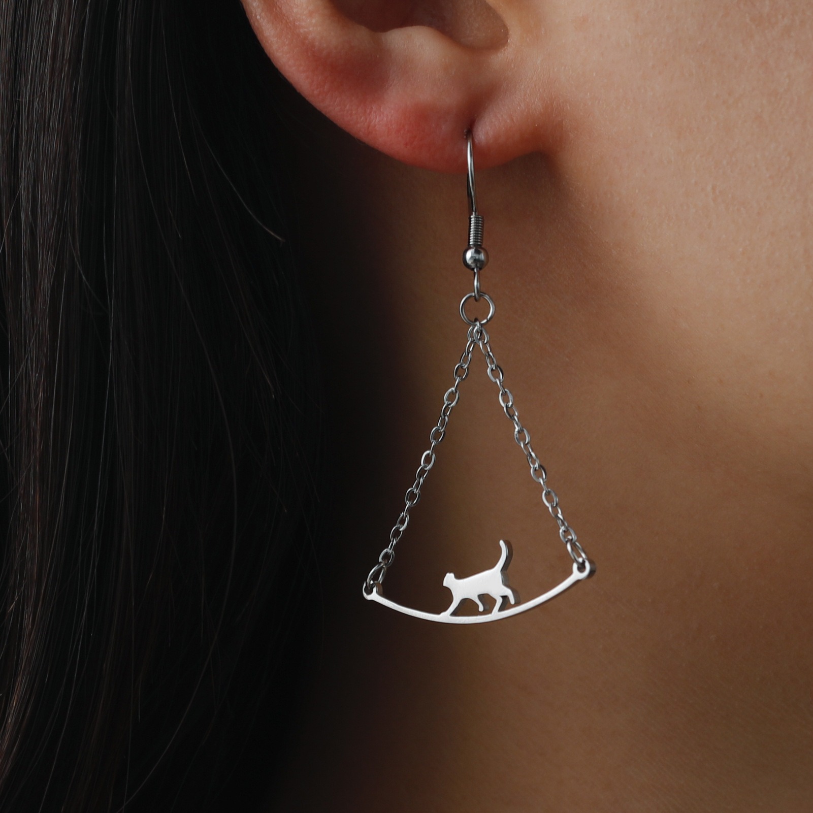 2色 ステンレス 猫のピアス かわいい 猫のイヤリング ファッション 猫のアクセサリー MUGI 優品 問屋・仕入れ・卸・卸売の専門【仕入れならNETSEA】