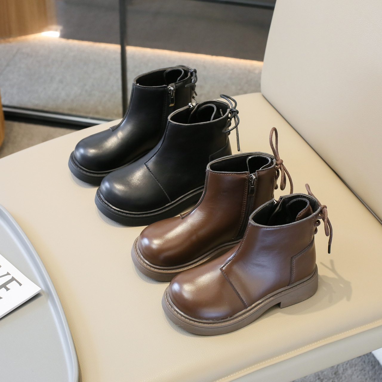 「2024」靴★子供靴★キッズ靴★シューズ★キッズ★ショートブーツ★2色26#～36# 株式会社 コスモス 問屋・仕入れ・卸・卸売の専門【仕入れならNETSEA】