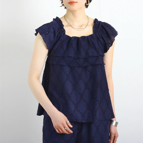 ★アイレットレースフリルトップス SS【2025新作】 | 卸売・ 問屋・仕入れの専門サイト【NETSEA】